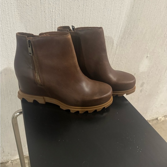 Sorel | Shoes | Sorel Joan Of Artic Wedge Chelsea Rust Color Boots Size ...